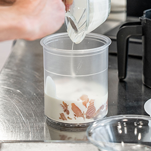 Pacotized® food for chewing and swallowing disorders